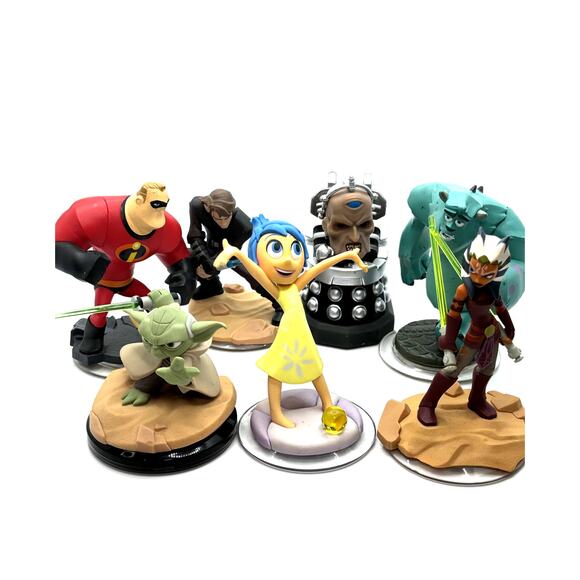 Disney | Toys | Disney Mixed Character Figures Lot Mr Incredible Luke ...